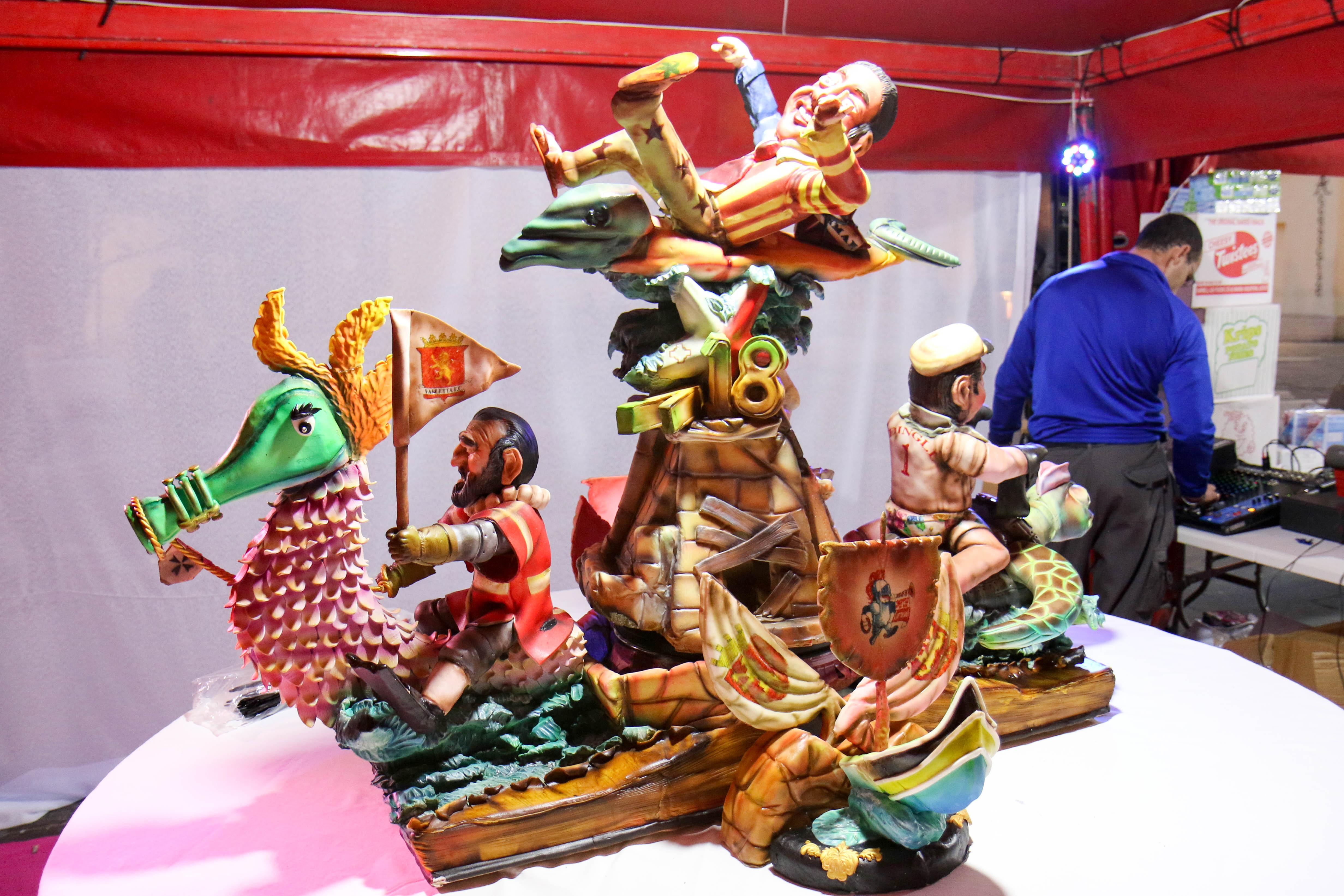 Karru tal-karnival bil-ħelu b'risq l-ALS - NETnews