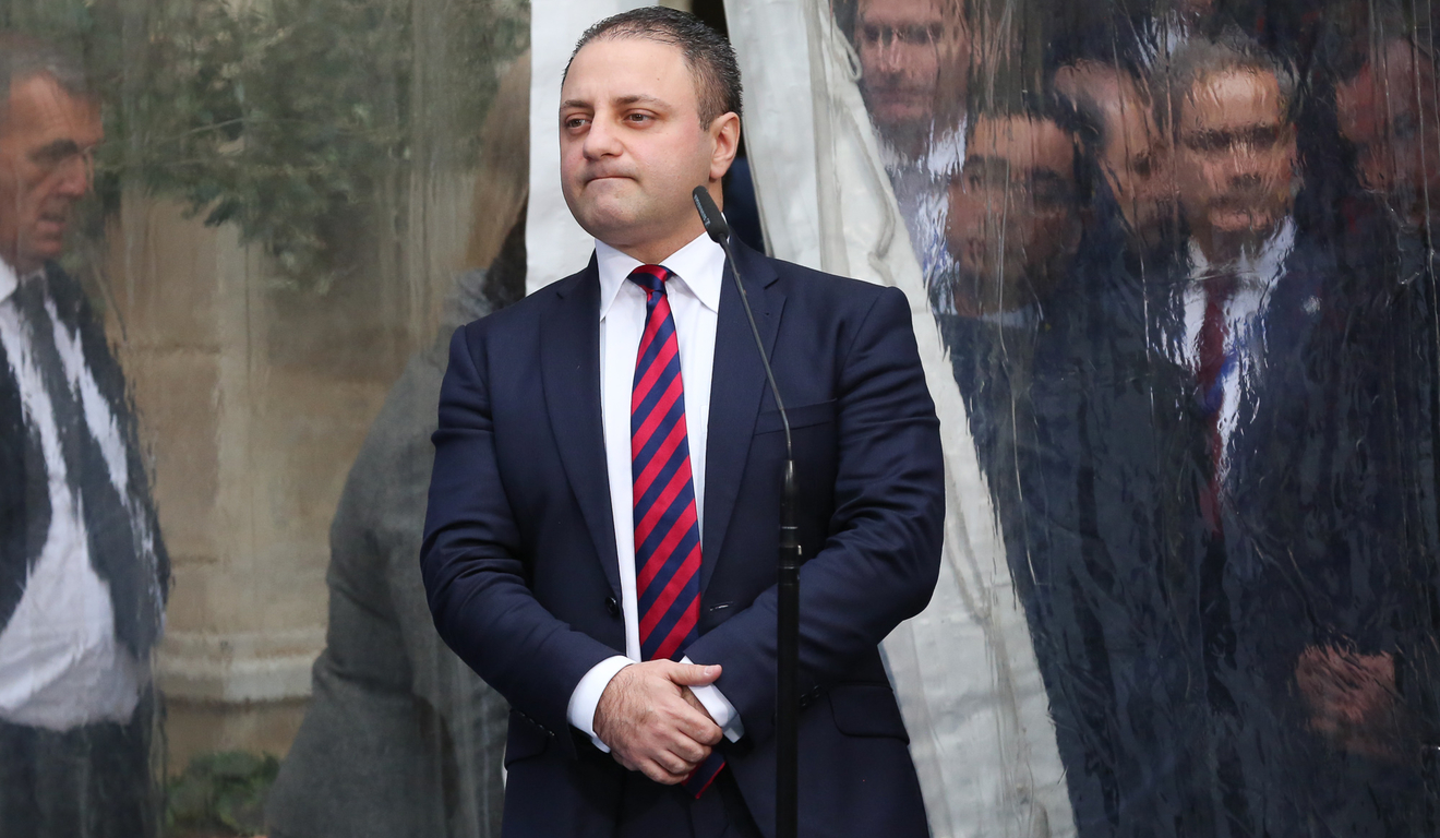 Il-kelliem ta' Muscat, Kurt Farrugia, f'battibekk fuq Facebook mal ...