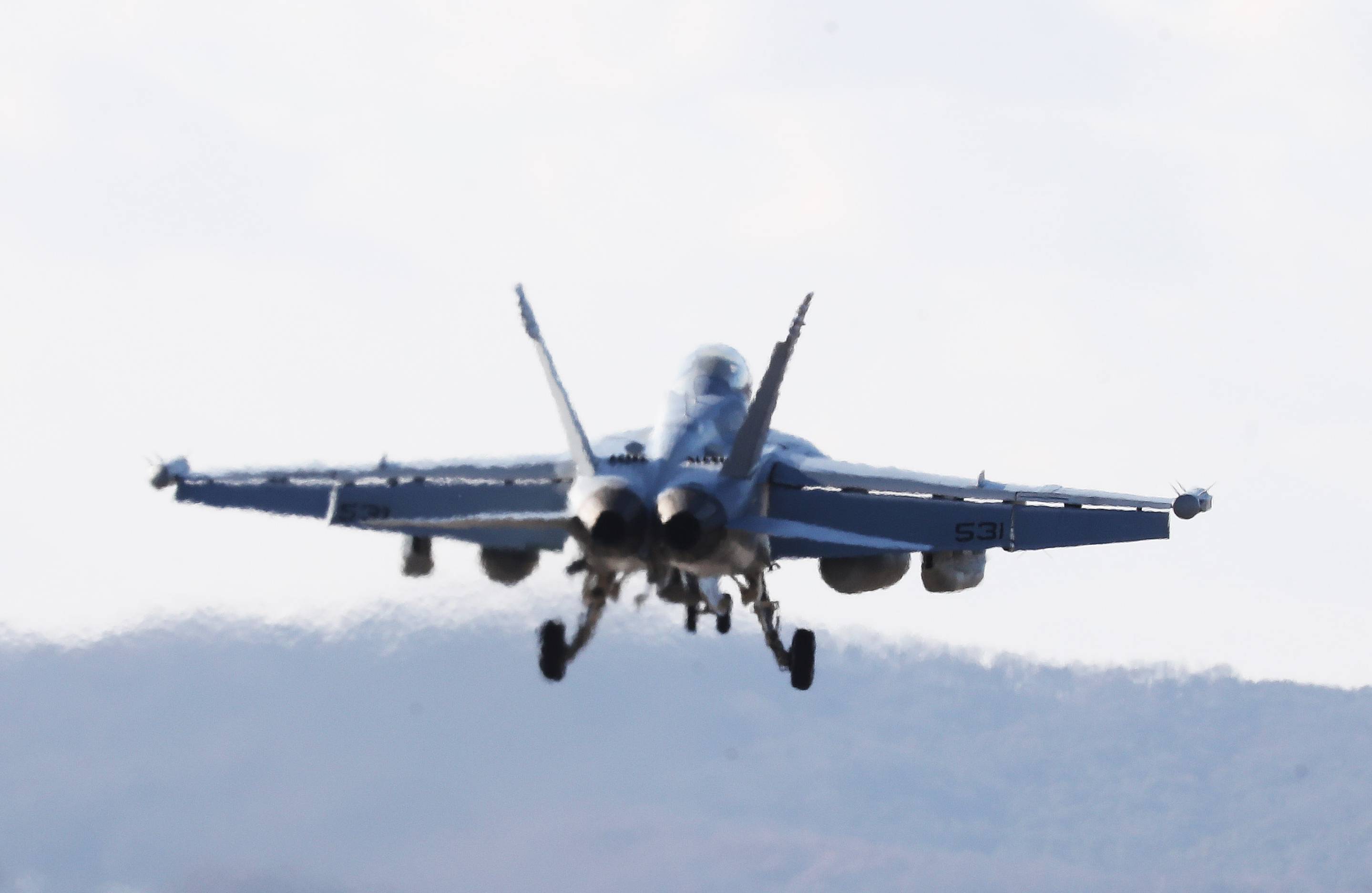 US electronic warfare plane in drill at Osan Air Base - NETnews