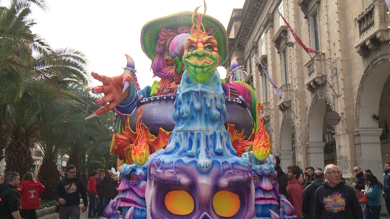 FILMAT U RITRATTI: Karru Għawdxi fil-Karnival ta’ Malta - NETnews