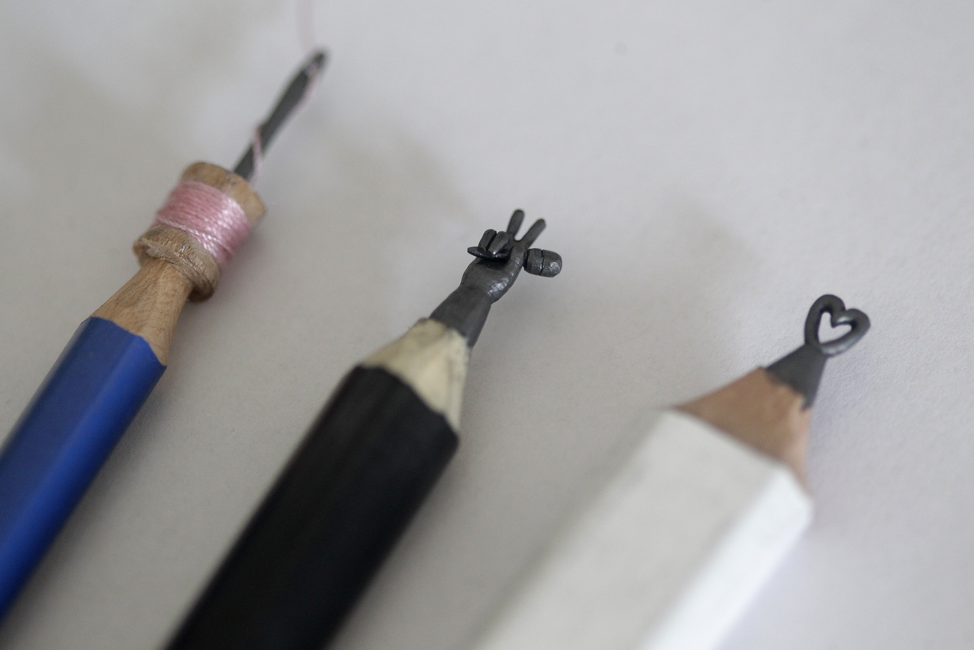 Filip Stevic creates sculptures from tip of a pencil - NETnews