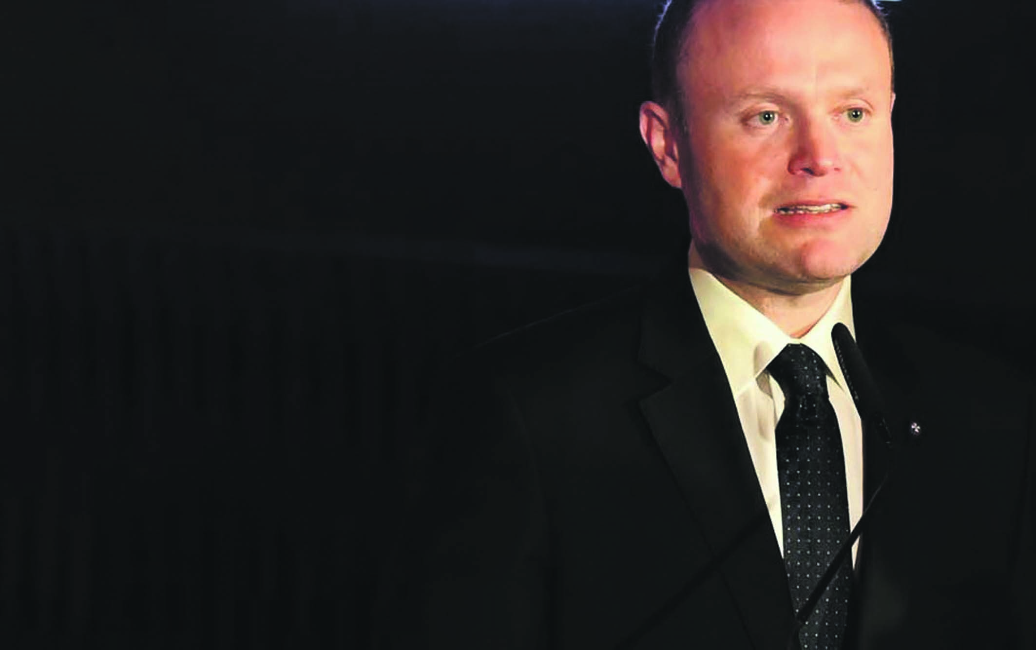 Joseph Muscat jippersisti li jiddefendi lil sħabu flok ir-reputazzjoni ...