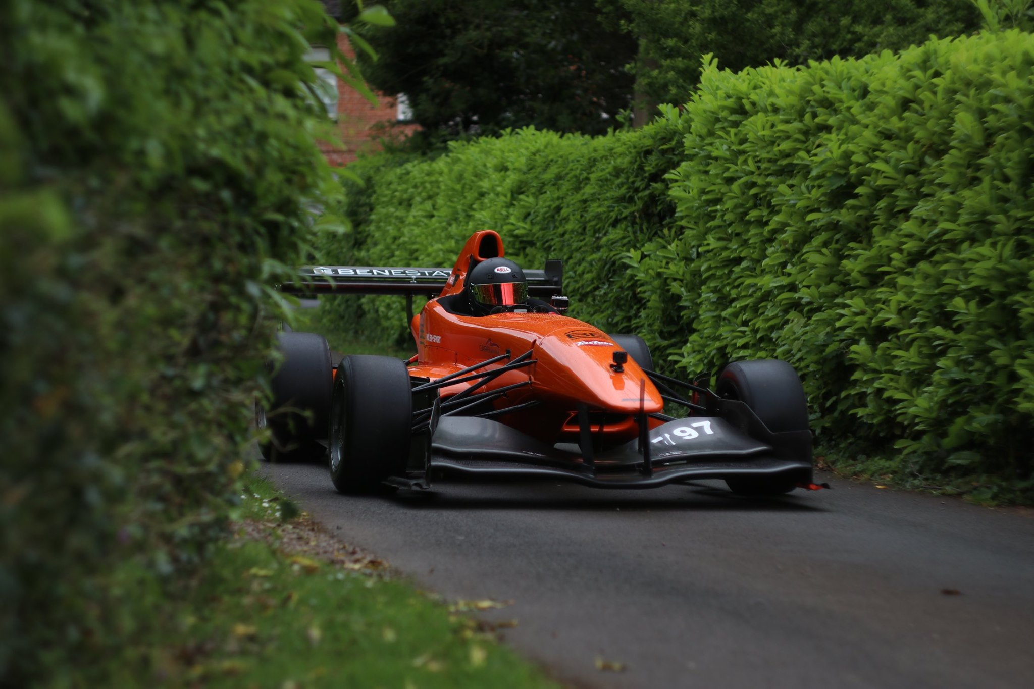 Zach Zammit jiddomina f’Shelsey Walsh - NETnews