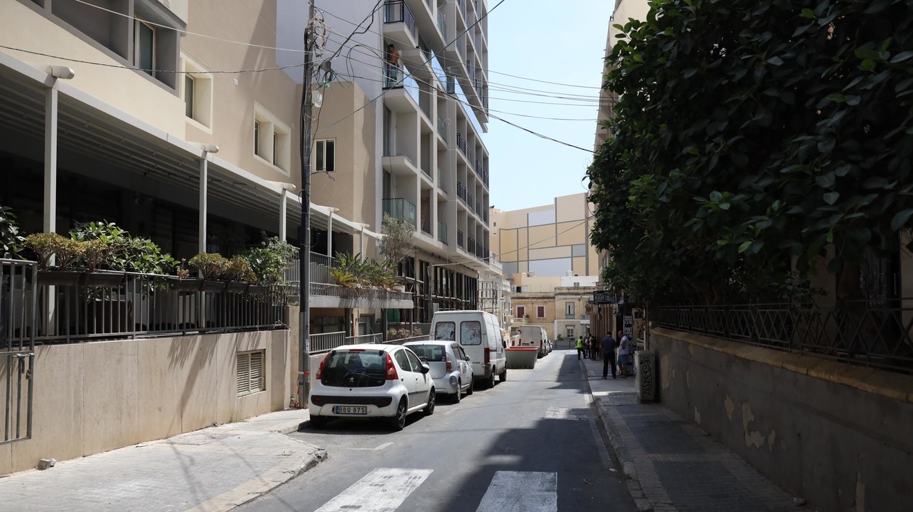 Taljan fil-periklu tal-mewt wara li waqa' minn sit ta' kostruzzjoni ...