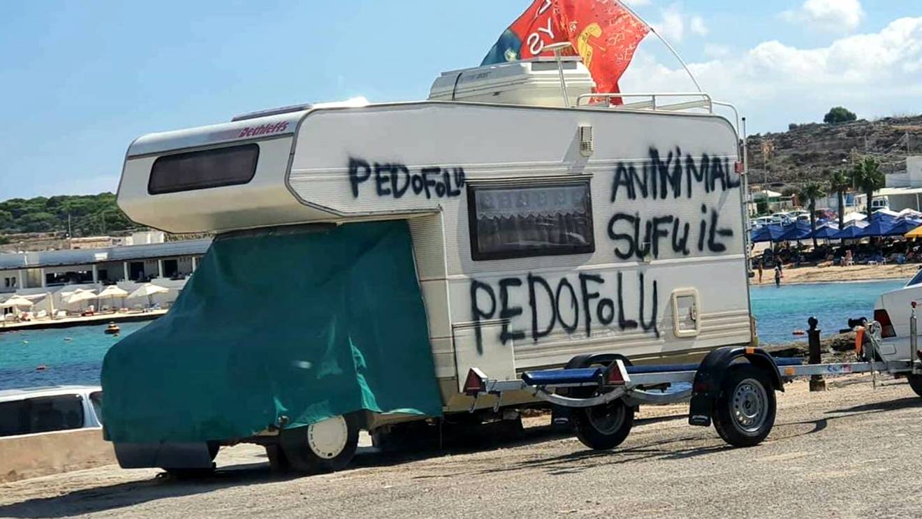 Ivvandalizzat il-karavan ta' raġel akkużat li abbuża sesswalment minn ...