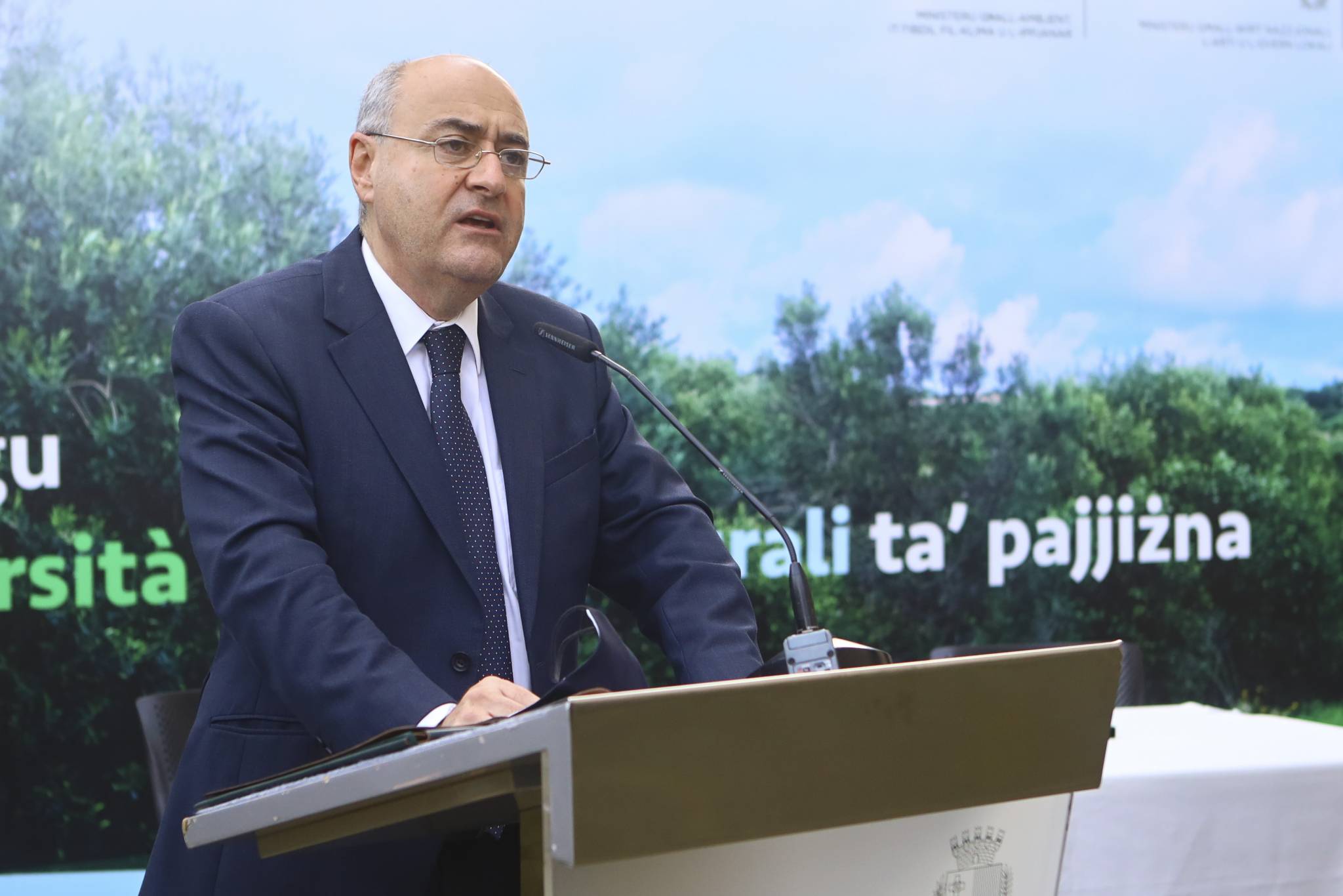 Aaron Farrugia baqa’ jiddefendi l-mossa ta’ Robert Abela li ma ...