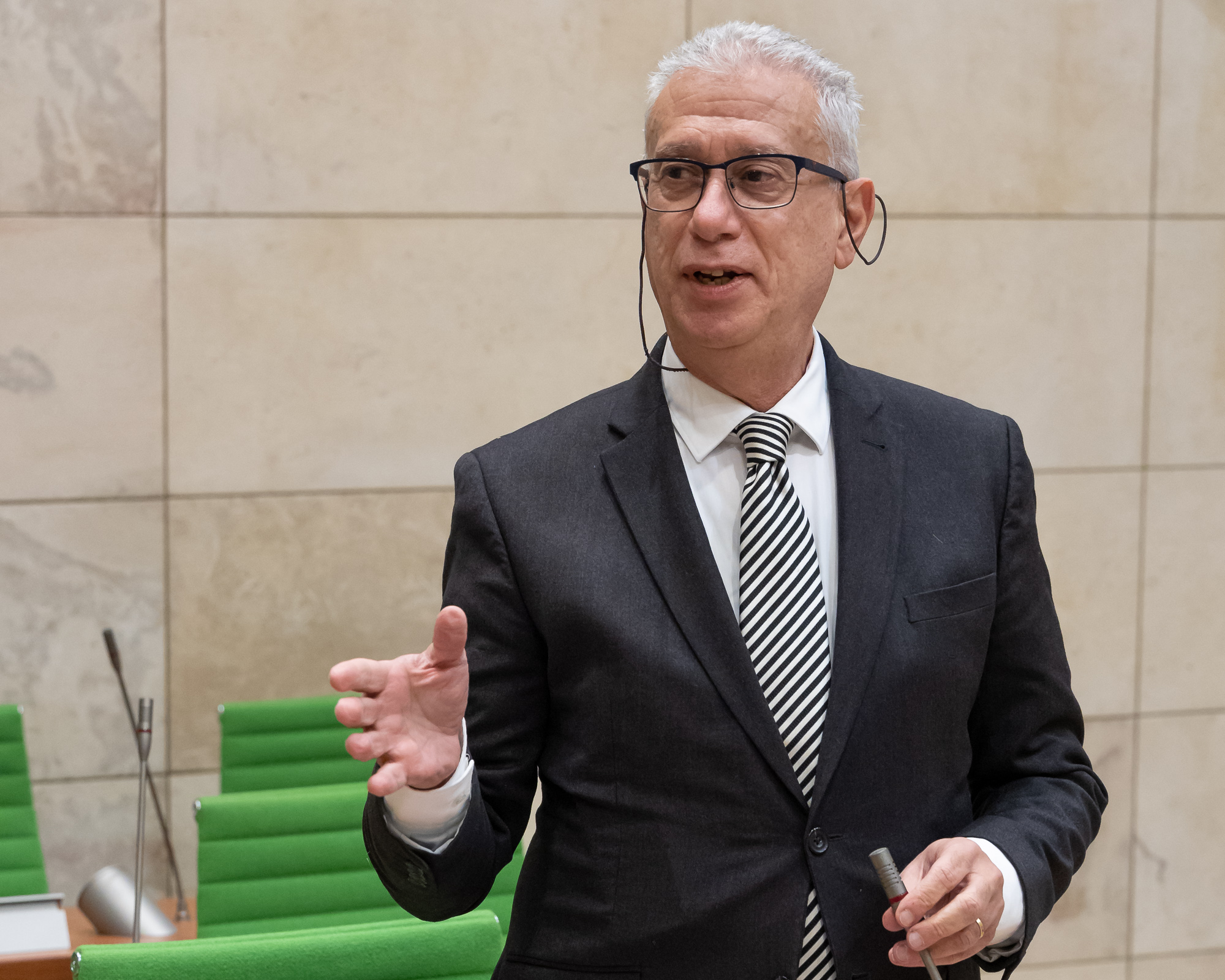 Il-Parlament isellem lil Robert Arrigo; ġentlom kbir li baqa’ dejjem ...