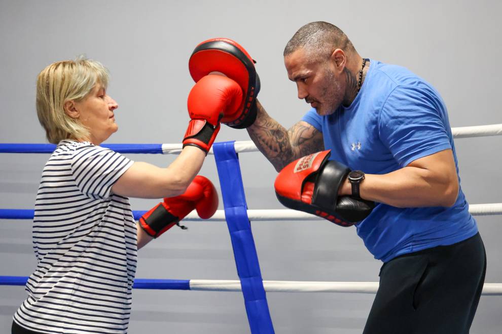 Tipprattika l-boxing biex tnaqqas l-effetti tal-Parkinson's Disease ...