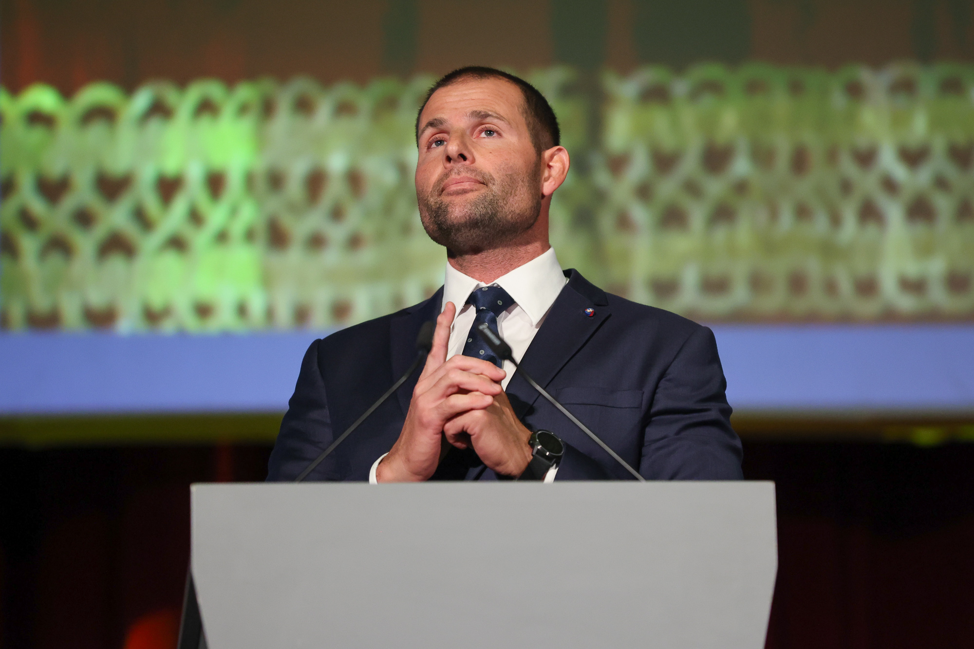 Robert Abela ma jemminx li ż-żgħażagħ verament iridu jitilqu minn Malta ...