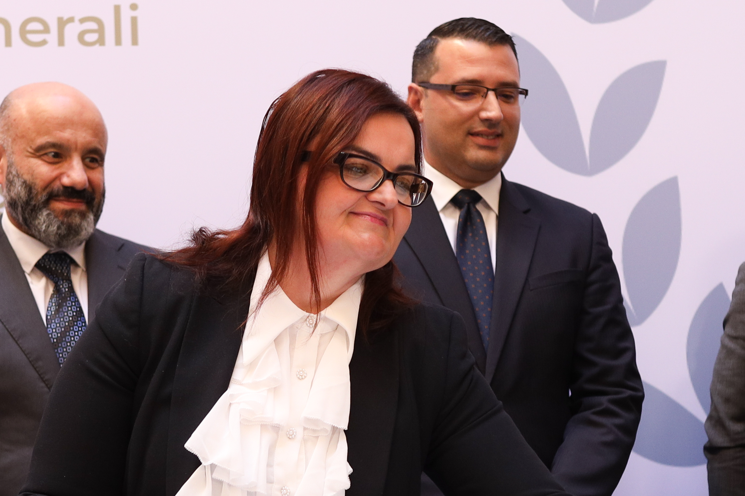 Il-Ministru Jonathan Attard jibqa' jagħti fiduċja lil Victoria ...