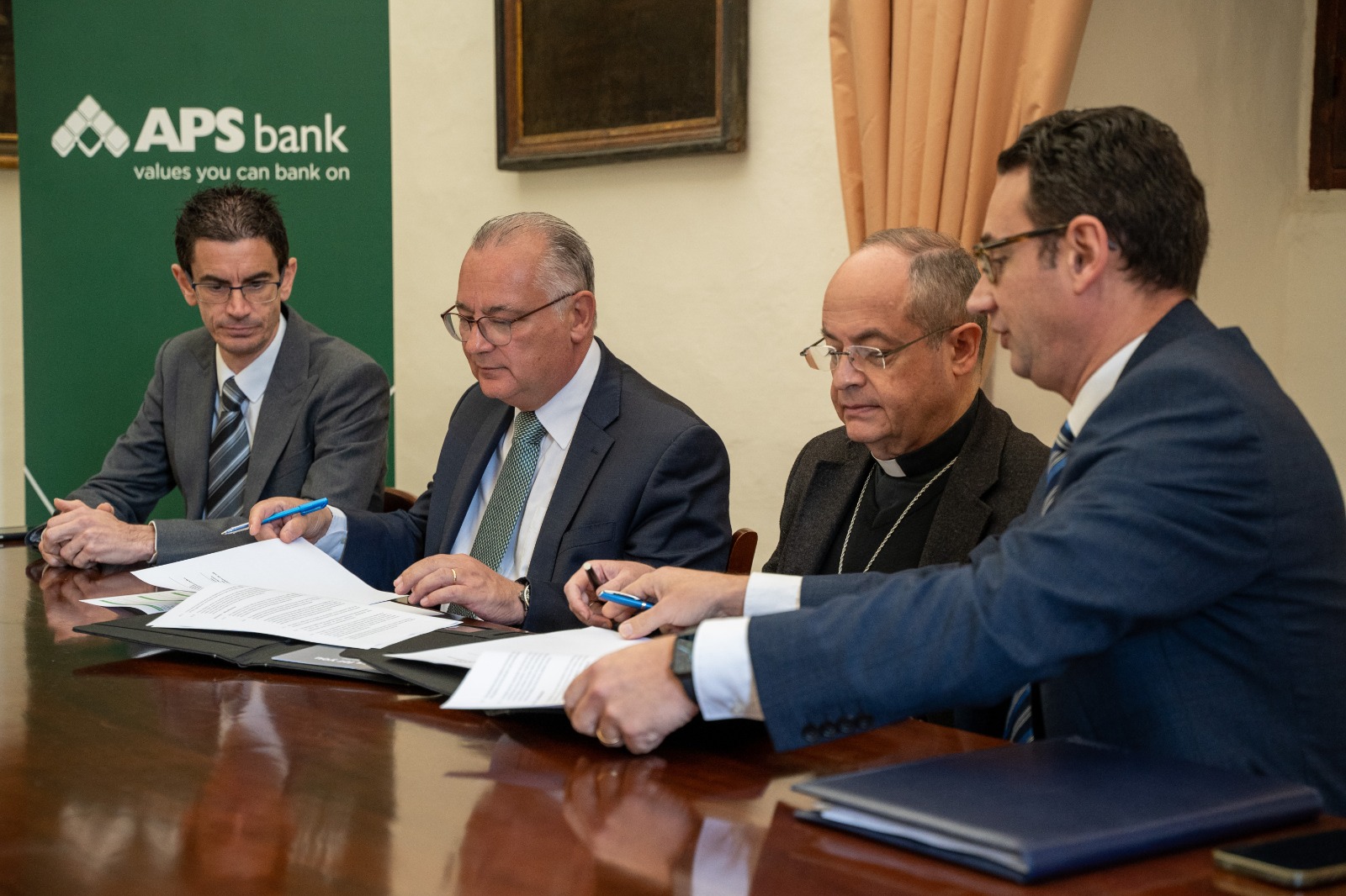L-impjegati tal-Arċidjoċesi ta’ Malta offruti skema speċjali minn APS Bank - NETnews