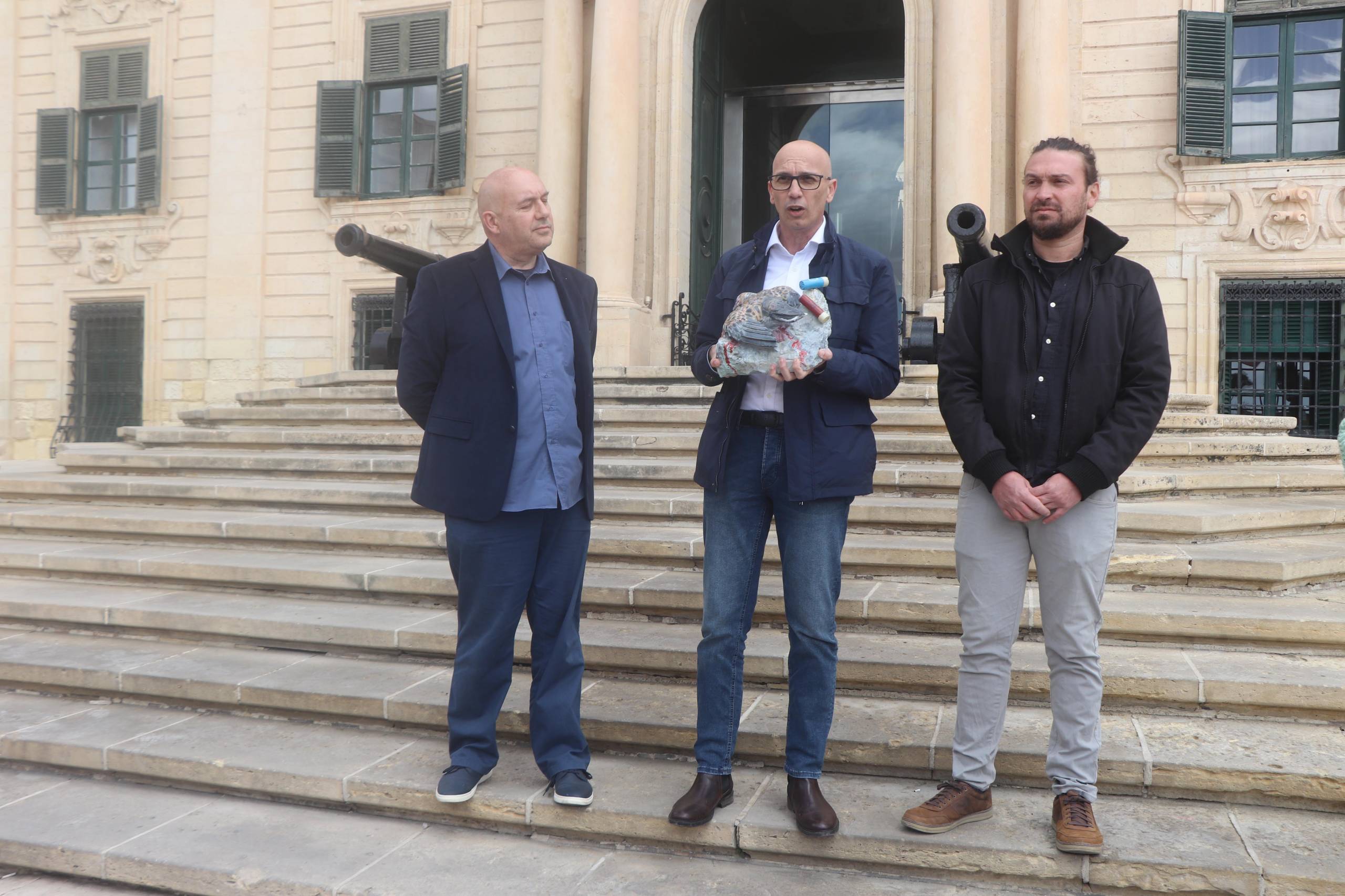 "Malta m'għandhiex tibqa' tisfida lill-UE billi tkompli tippermetti l ...