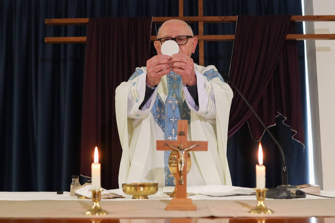 Quddiesa li fiha tfakkret il-memorja ta' Robert Arrigo - NETnews