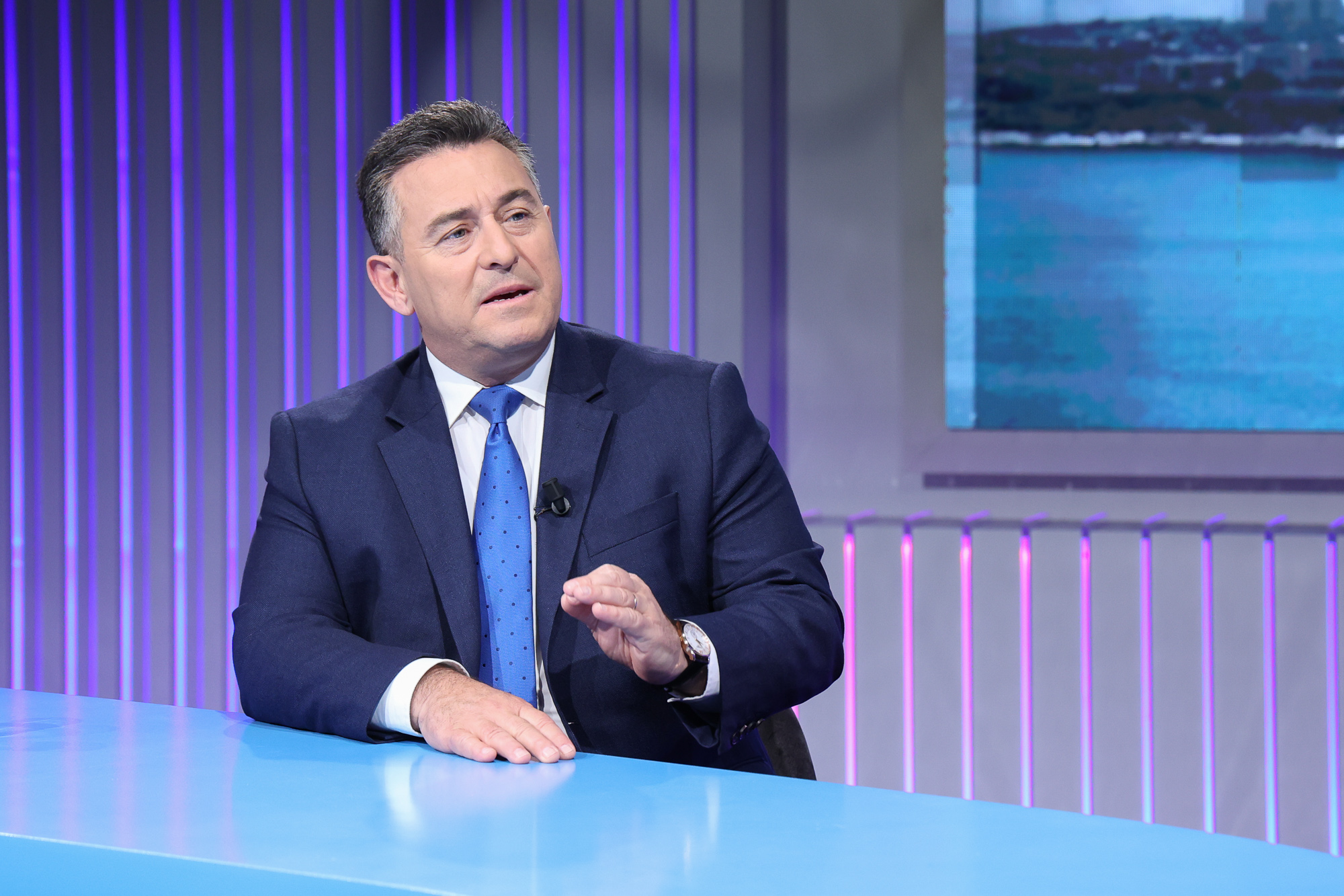 Konferma li Robert Abela hu dgħajjef u jdejh marbutin - NETnews