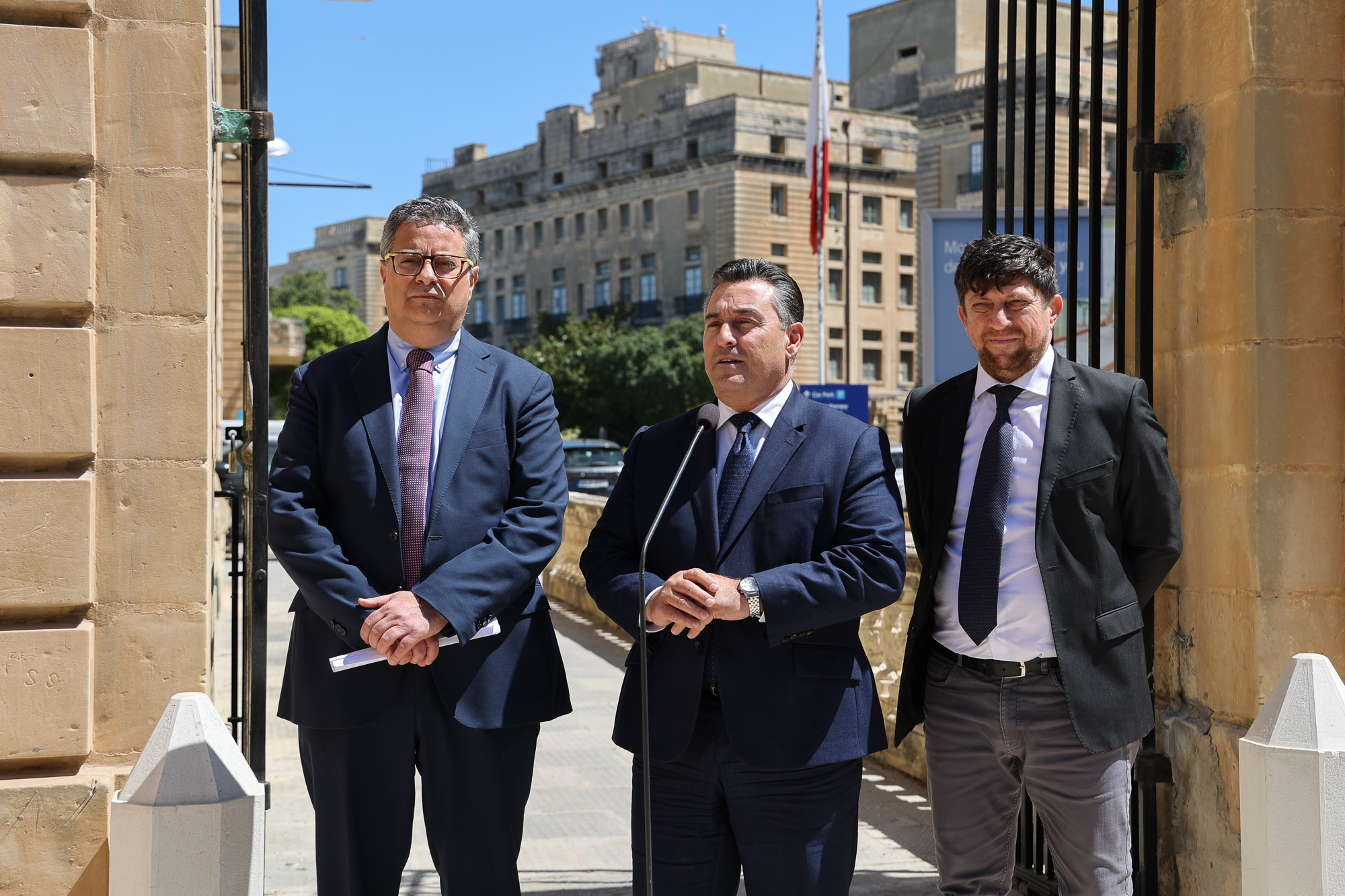 "Il-Prim Ministru ilu xahrejn ikaxkar saqajh" - Bernard Grech - NETnews