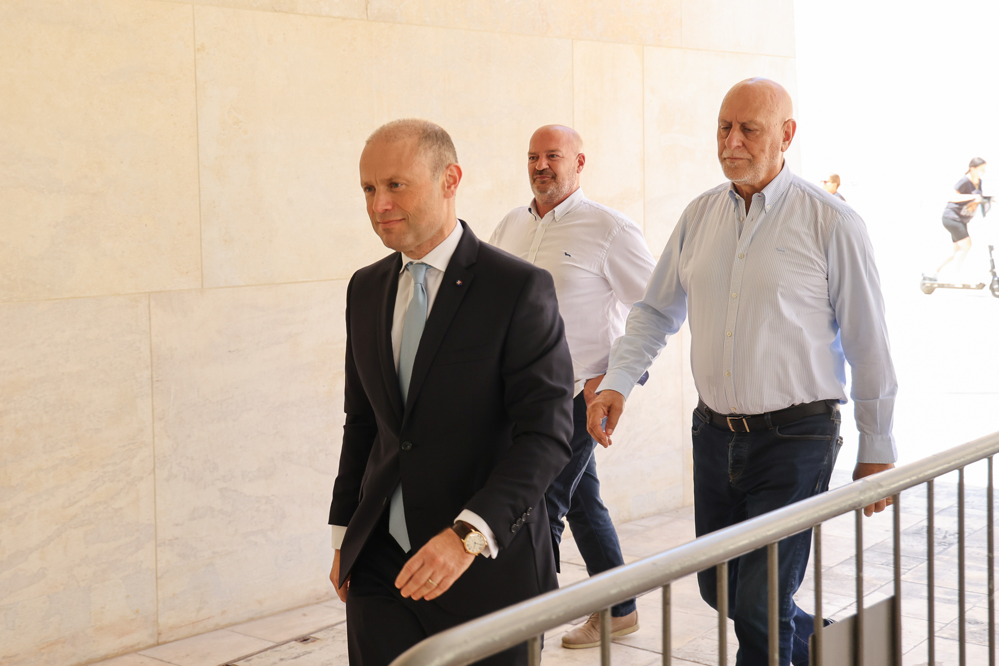 Pjanijiet sigrieti biex jinqasmu l-profitti tal-isptarijiet permezz ta ...