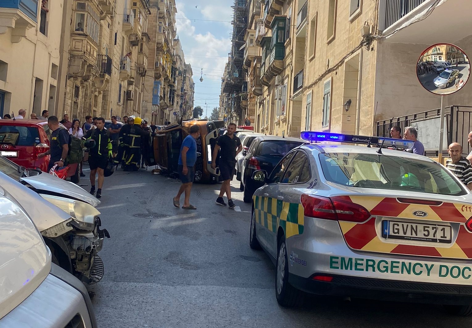 Tinqaleb karozza f'inċident tat-traffiku fil-Furjana - NETnews