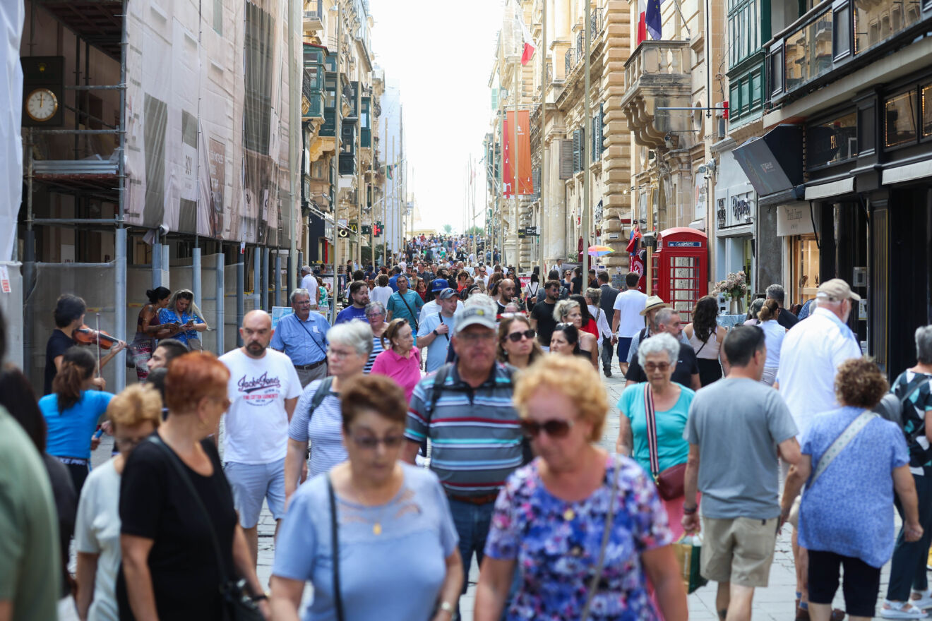 Ċifri tal-Gvern juru kif mill-bliet qed joħorġu l-Maltin, u jidħlu residenti barranin - NETnews