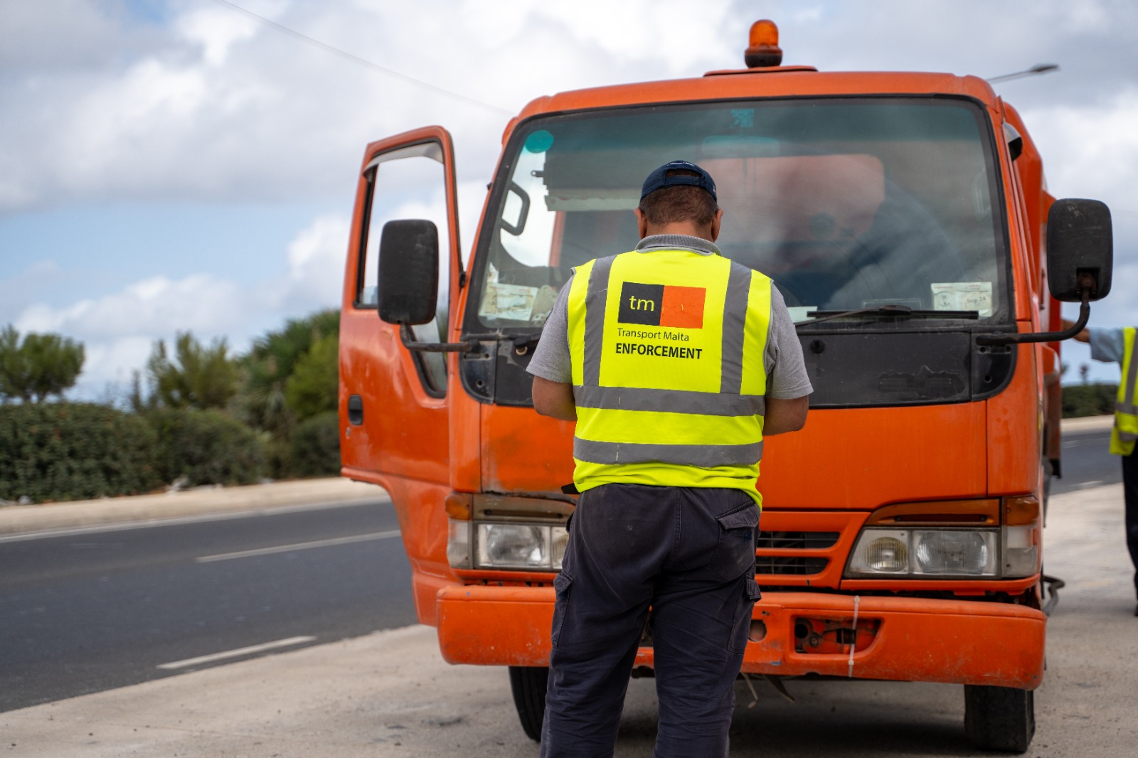 Il-Vehicle Inspection Unit ta' Transport Malta twettaq spot check b ...