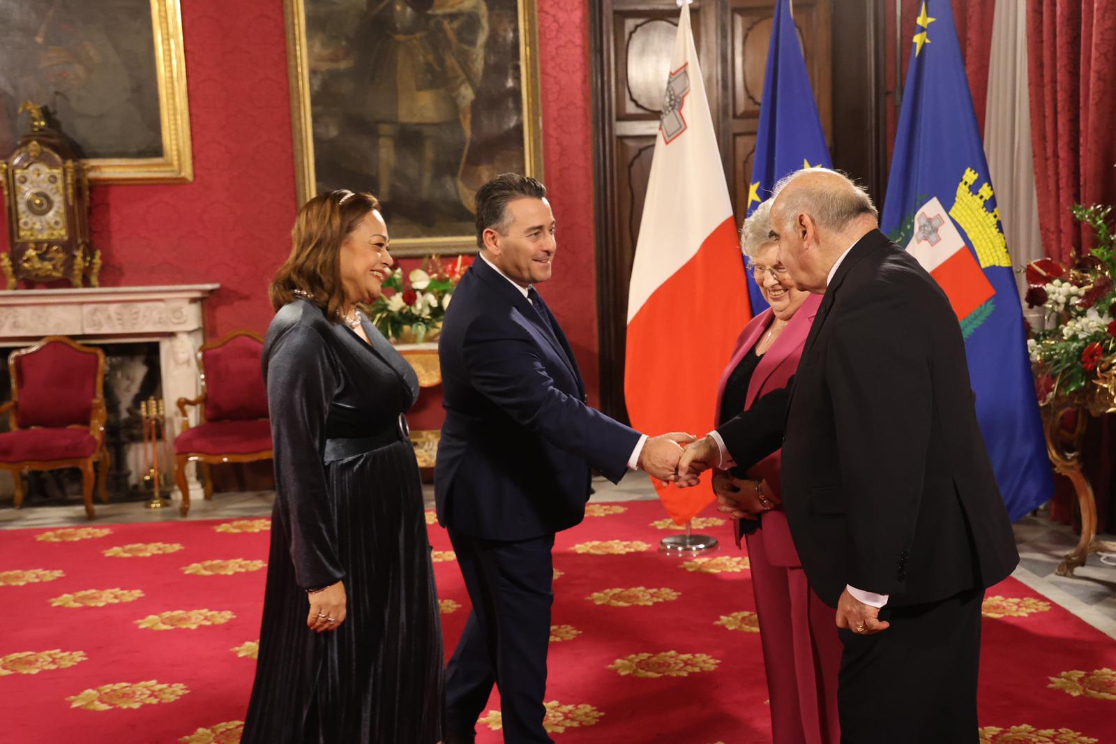 L-awguri għall-Milied u s-Sena l-Ġdida - NETnews