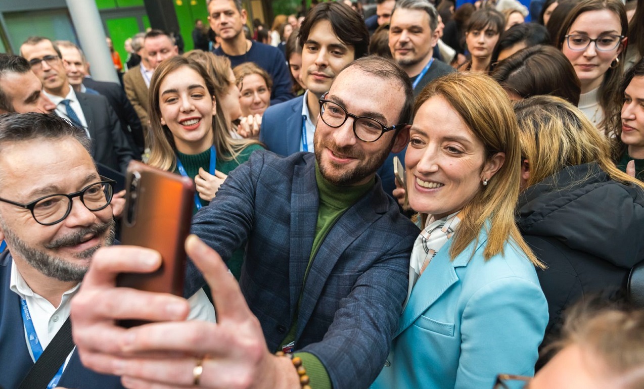 Il-President Metsola tiltaqa’ mal-Maltin li jgħixu fil-Lussemburgu ... Il-President Metsola tiltaqa’ mal-Maltin li jgħixu fil-Lussemburgu ...