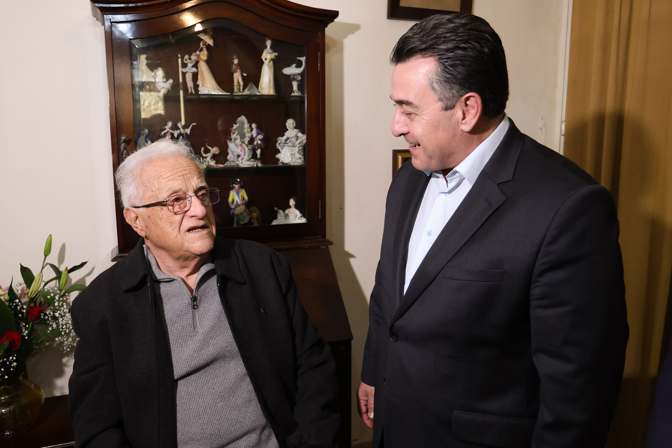 Il-Kap tal-PN Bernard Grech iżur lil Eddie Fenech Adami f'għeluq sninu ...