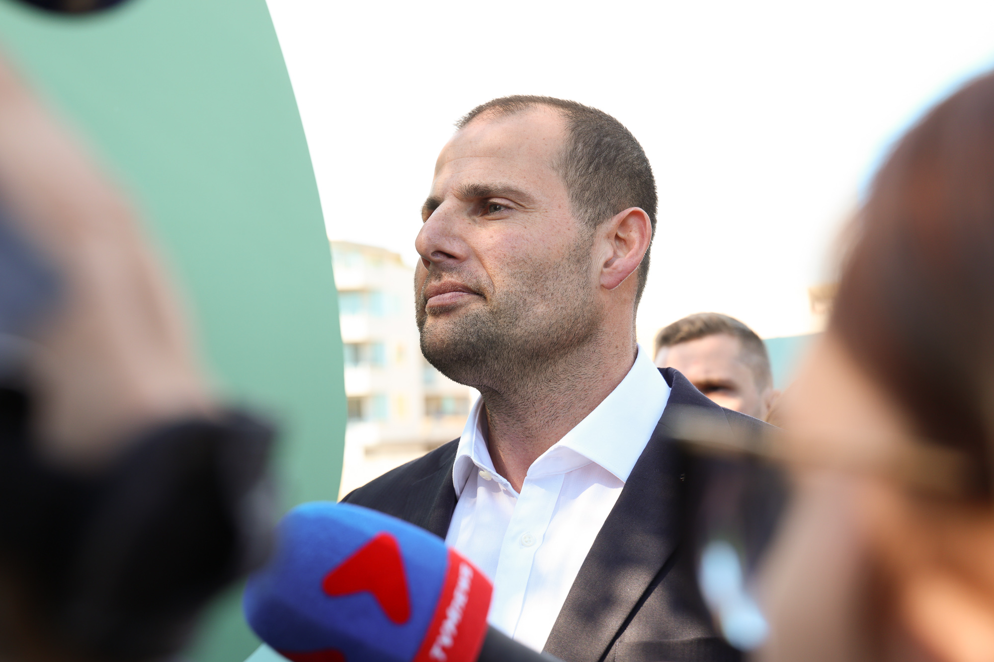 Robert Abela joħroġ għonqu għal Johann Grech - NETnews