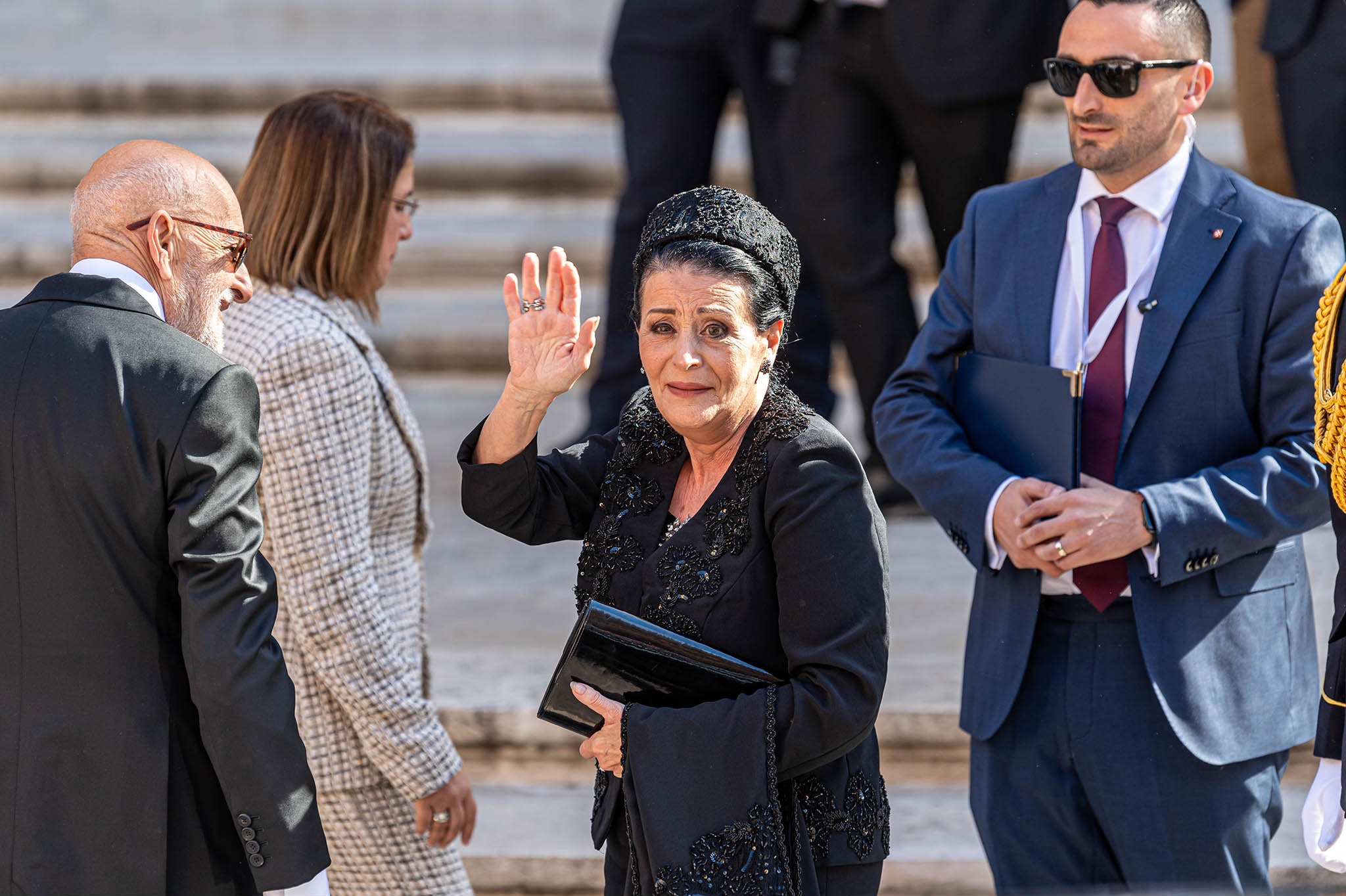 Il-GWU ssellem lill-President il-ġdid ta’ Malta Myriam Spiteri Debono u ...