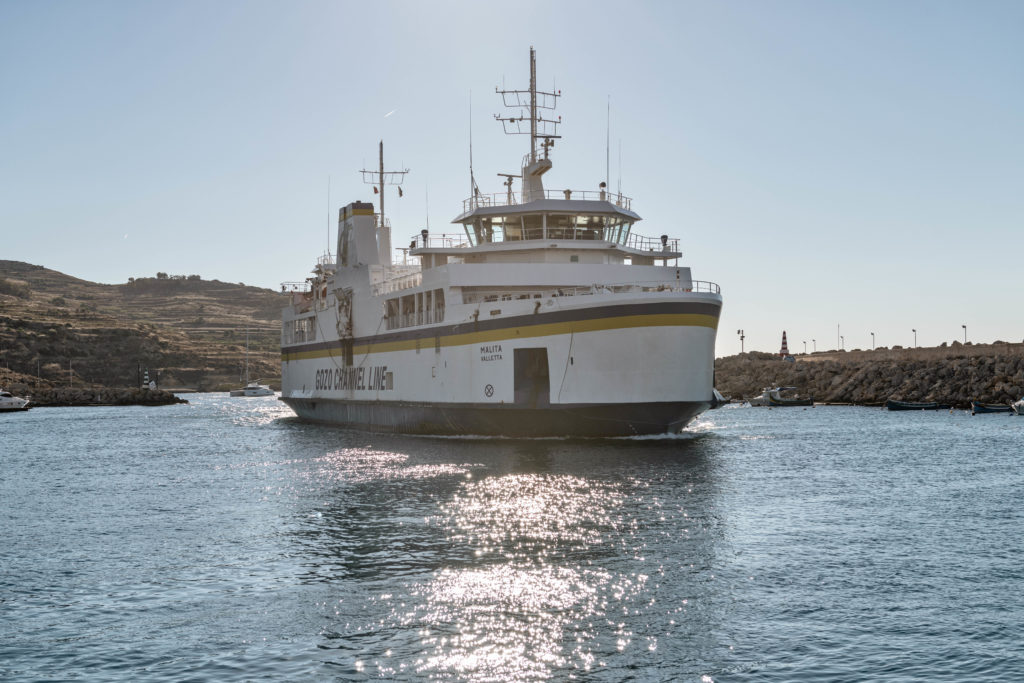 Ħaddiem tal-Protezzjoni Ċivili mixli b'theddida ta' bomba li ħarbtet is ...