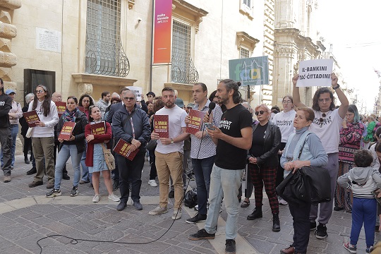 Rabja kbira qalb ir-residenti fuq l-abbuż bla rażan - NETnews