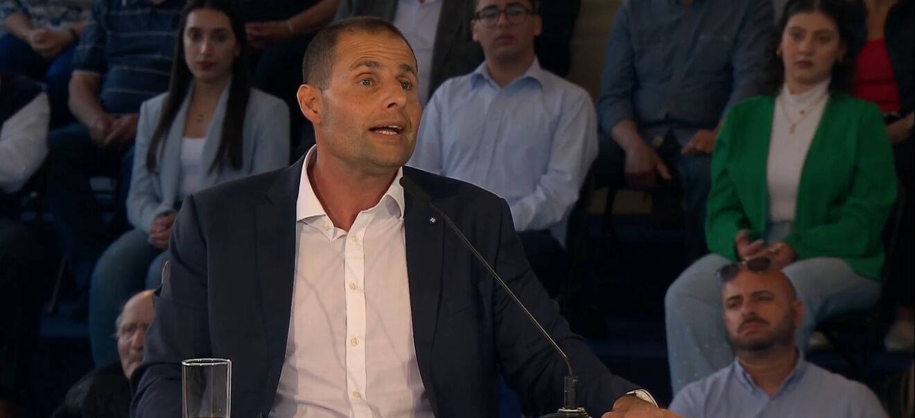 Il-Prim Ministru Robert Abela ma ċaħadx li ngħata aċċess għal kopja tal ...