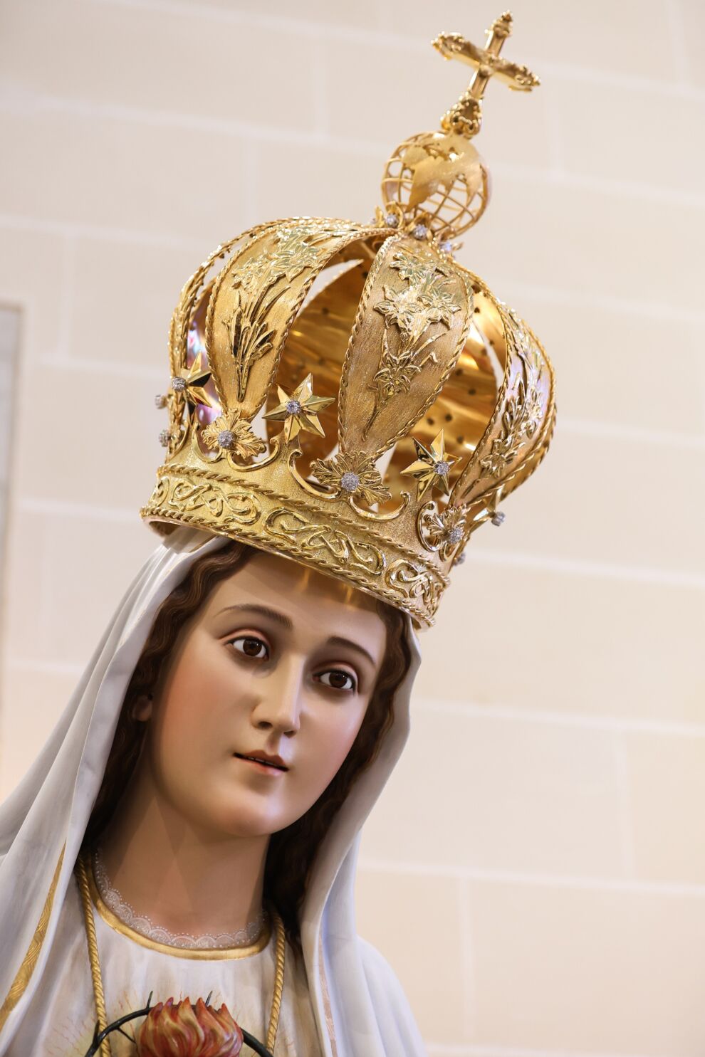 Uffiċjalment inkurunata l-istatwa tal-Madonna ta' Fatima fis-Santwarju ...