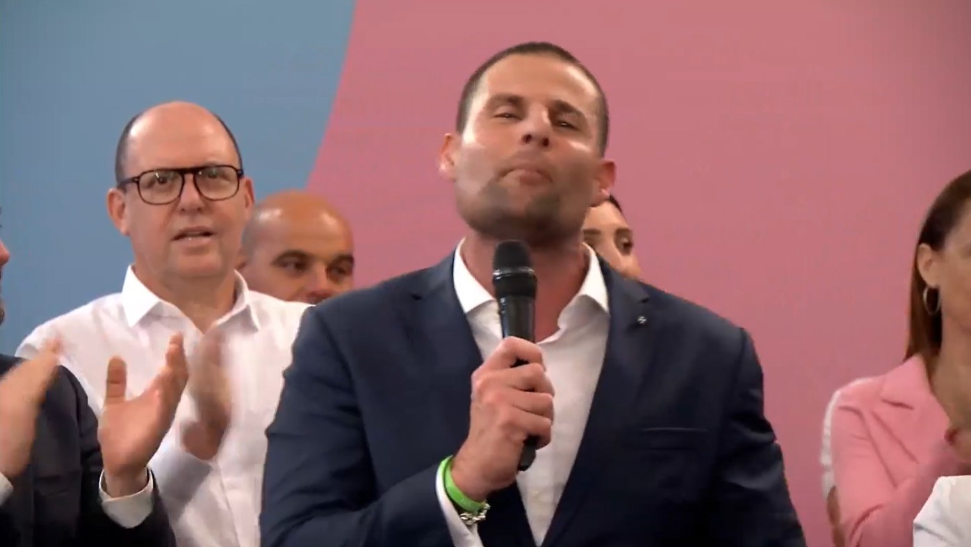 Robert Abela juża isem Isabelle Bonnici f'nofs il-kampanja politika ...