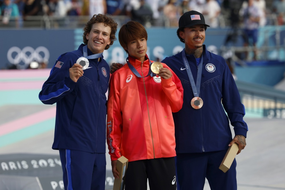 Midalja tal-fidda u bronż għall-Istati Uniti fl-iskateboarding tat-triq ...