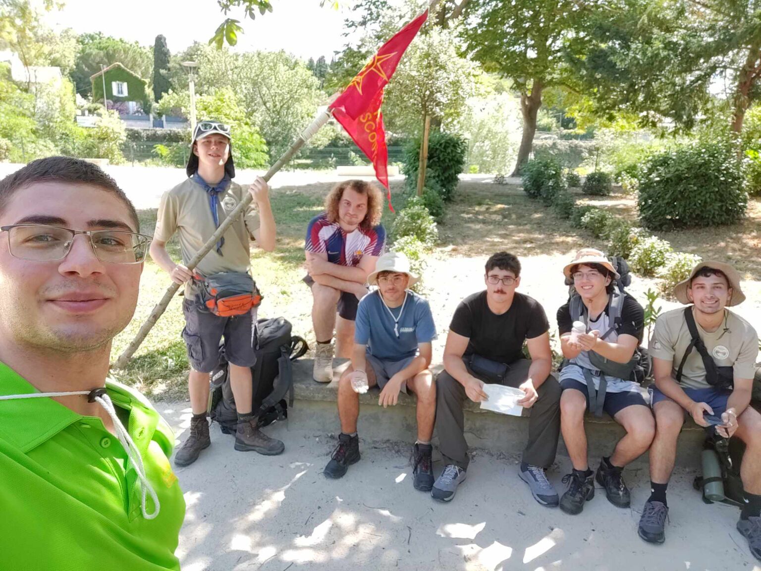 Seba' żgħażagħ minn Victoria Scout Group jagħmlu vjaġġ ta' 180km bejn ...