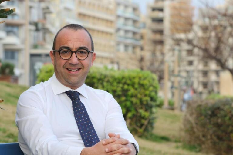 Karl Gouder u Joe Brincat imfakkra fil-Parlament; tifkira uffiċjali ...