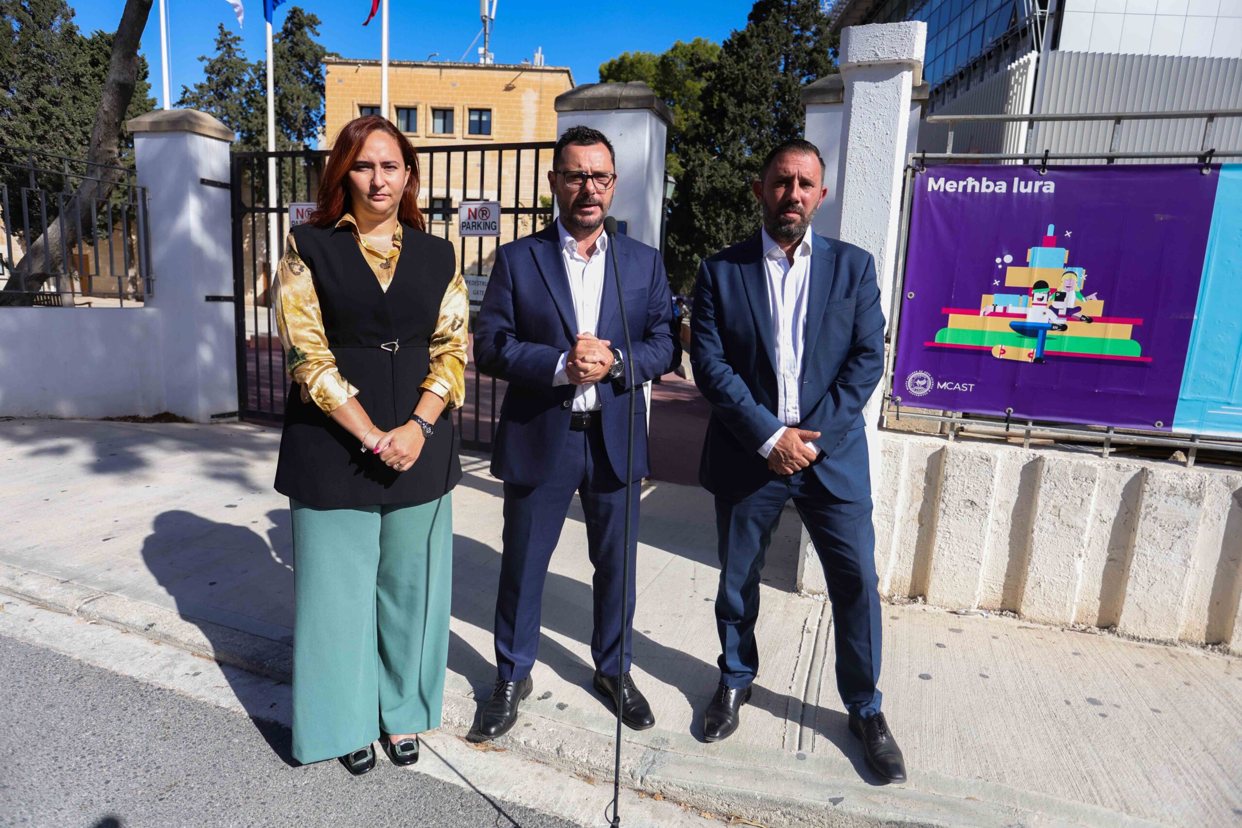 "Gvern Laburista jibqa’ jagħti bis-sieq lill-edukaturi u l-istudenti ...