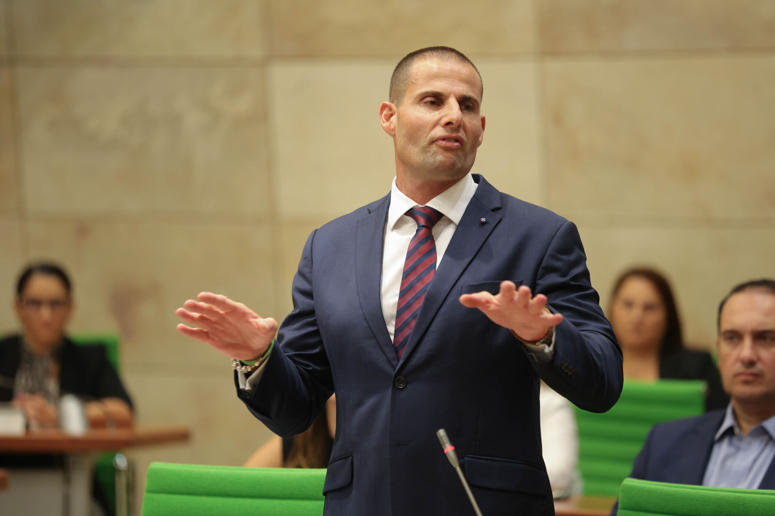 Robert Abela b’appoġġ assolut għal Byron Camilleri - NETnews