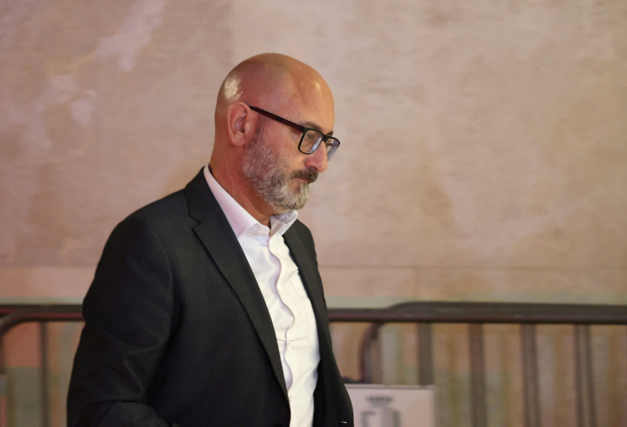 Dubji serji dwar il-Ministru Galdes mill-qalba tal-Partit Laburista ...