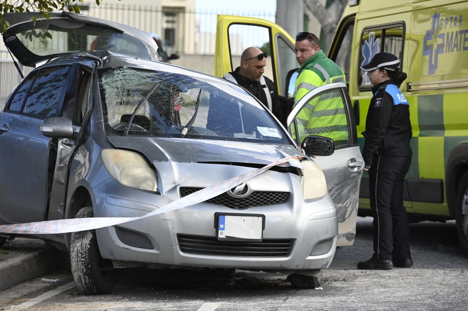 AĠĠORNATA: Mara tittieħed l-Isptar Mater Dei wara ħabta bejn trakk u ...