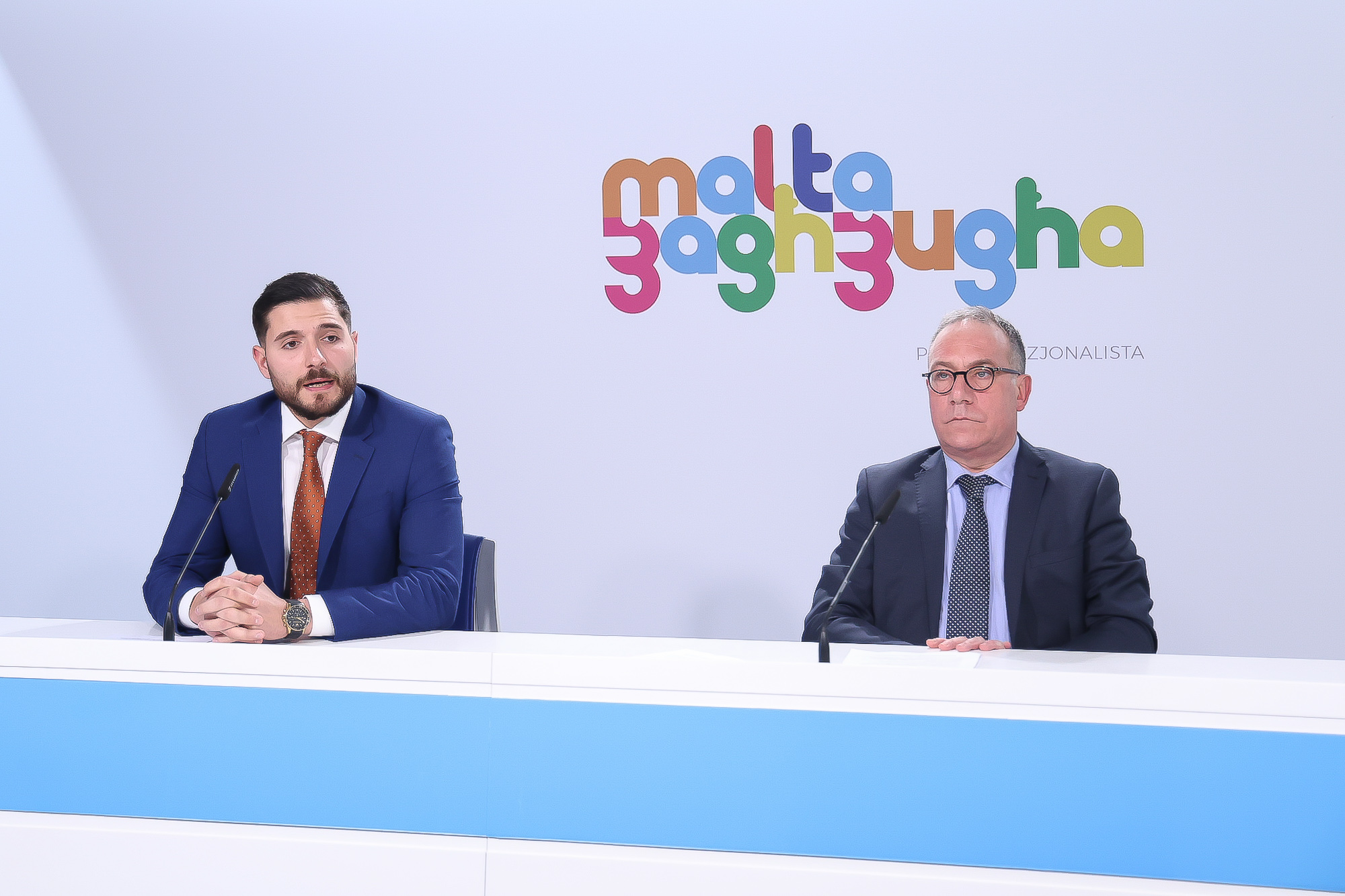 Clint Camilleri jibqa’ ma jweġibx domandi dwar il-ħbiberija intima ...