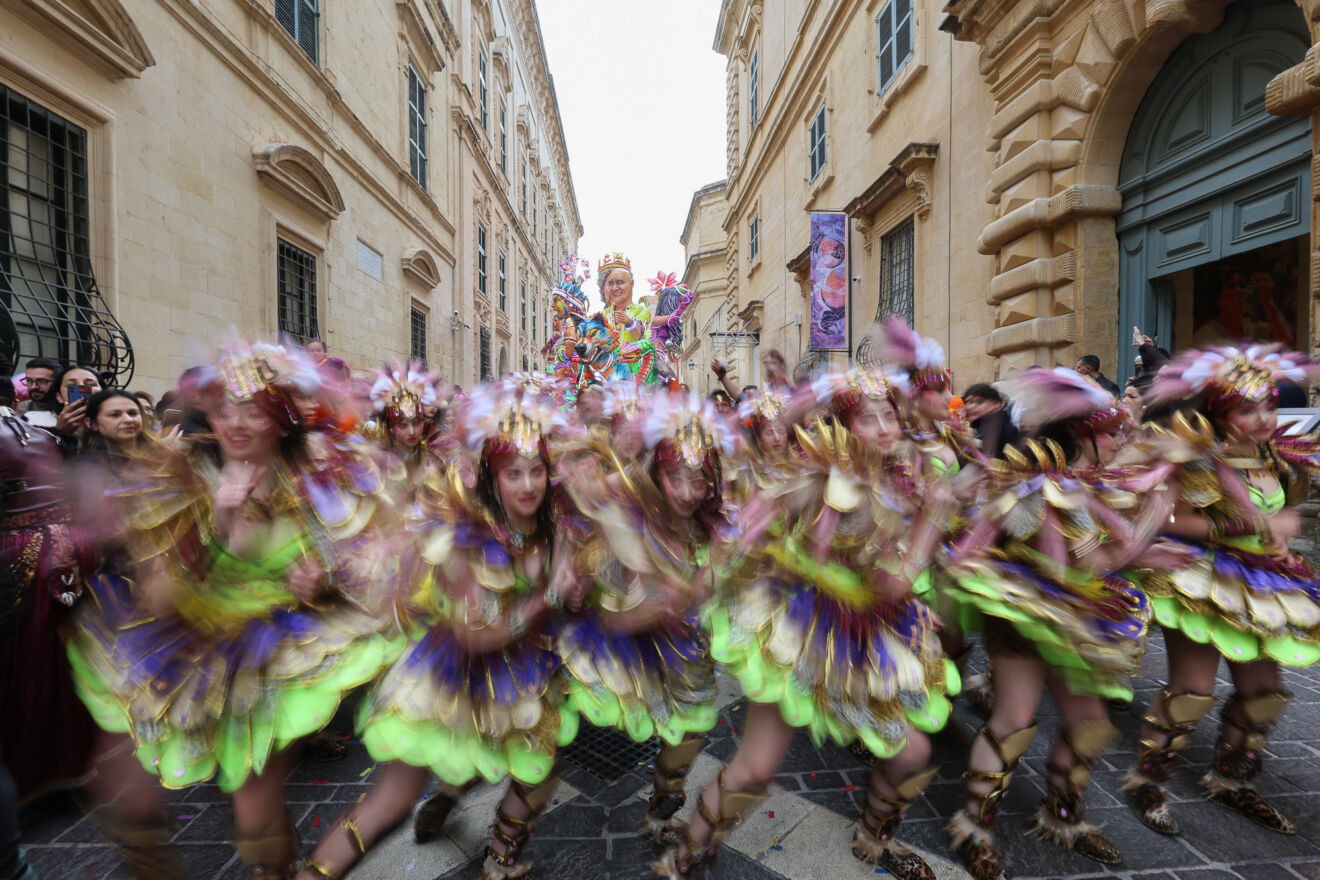 KARNIVAL 2025: Karrijiet, żfin, kuluri u kostumi mill-isbaħ - NETnews