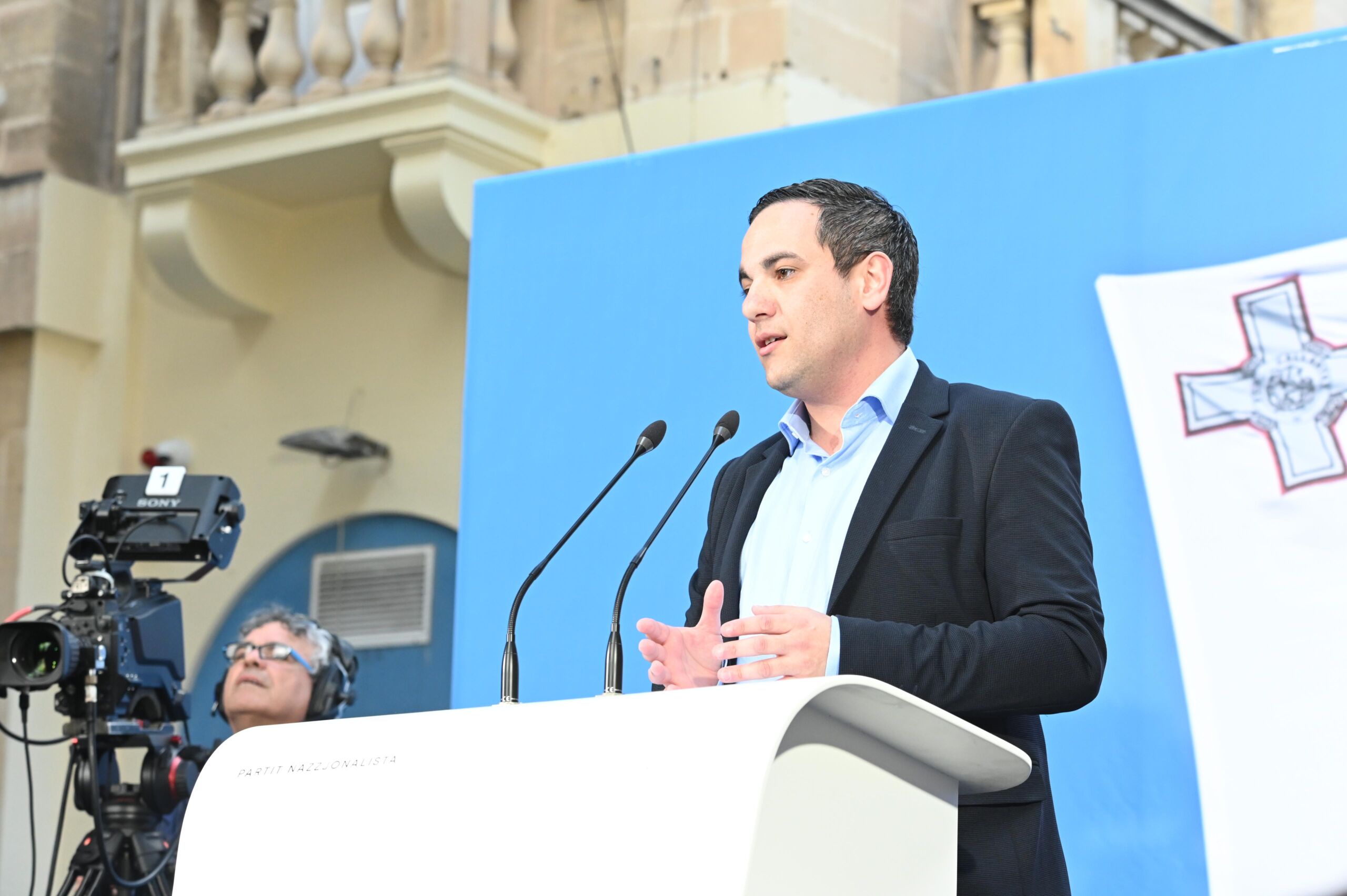 "Malta tagħna għandha futur sabiħ, kunu parti mill-bidla u ngħaqdu mal ...