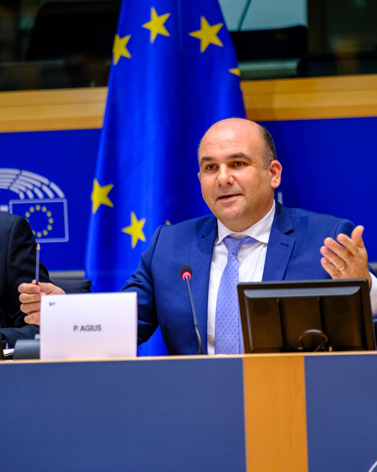 L-MEP Peter Agius u s-Sindku Noel Formosa jqiegħdu l-konnettività ...