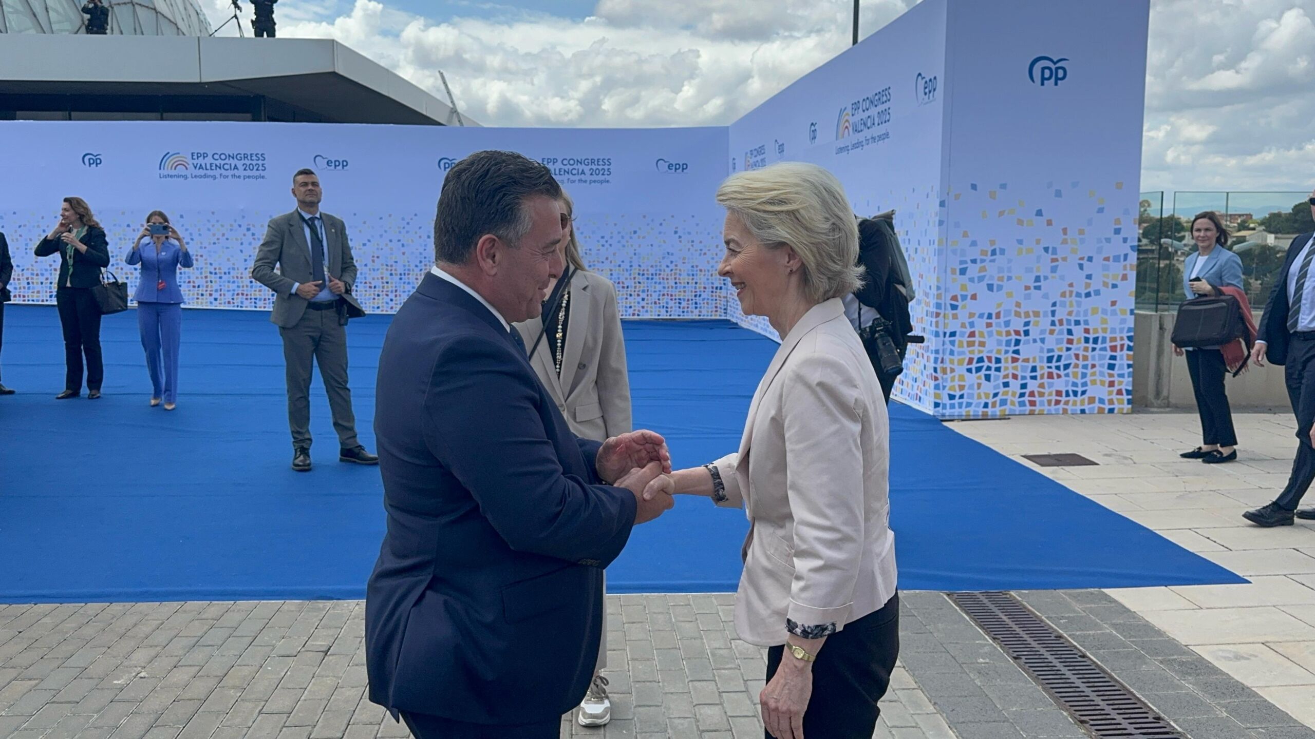 Il-Kap tal-PN Bernard Grech jasal f'Valenzja fejn se jkun qed jindirizza l-Kungress tal-EPP ...