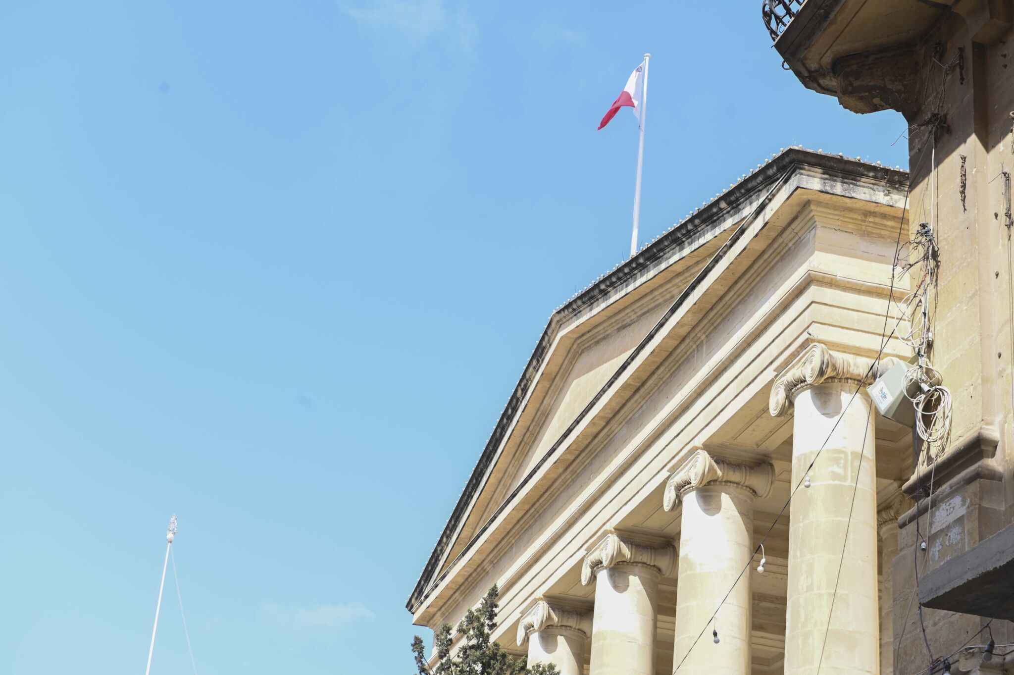 Raġel li żżewweġ tifla ta’ 15-il sena fis-Sirja u kellu wild magħha f ...