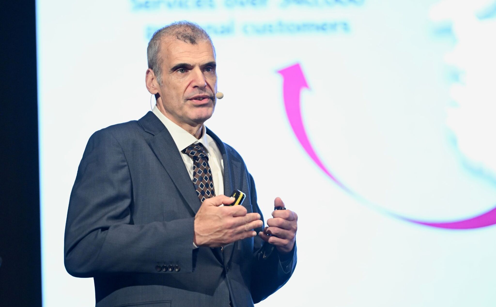 L-azzjonisti japprovaw riżoluzzjoni bil-għan li jissaħħaħ il-valur ...