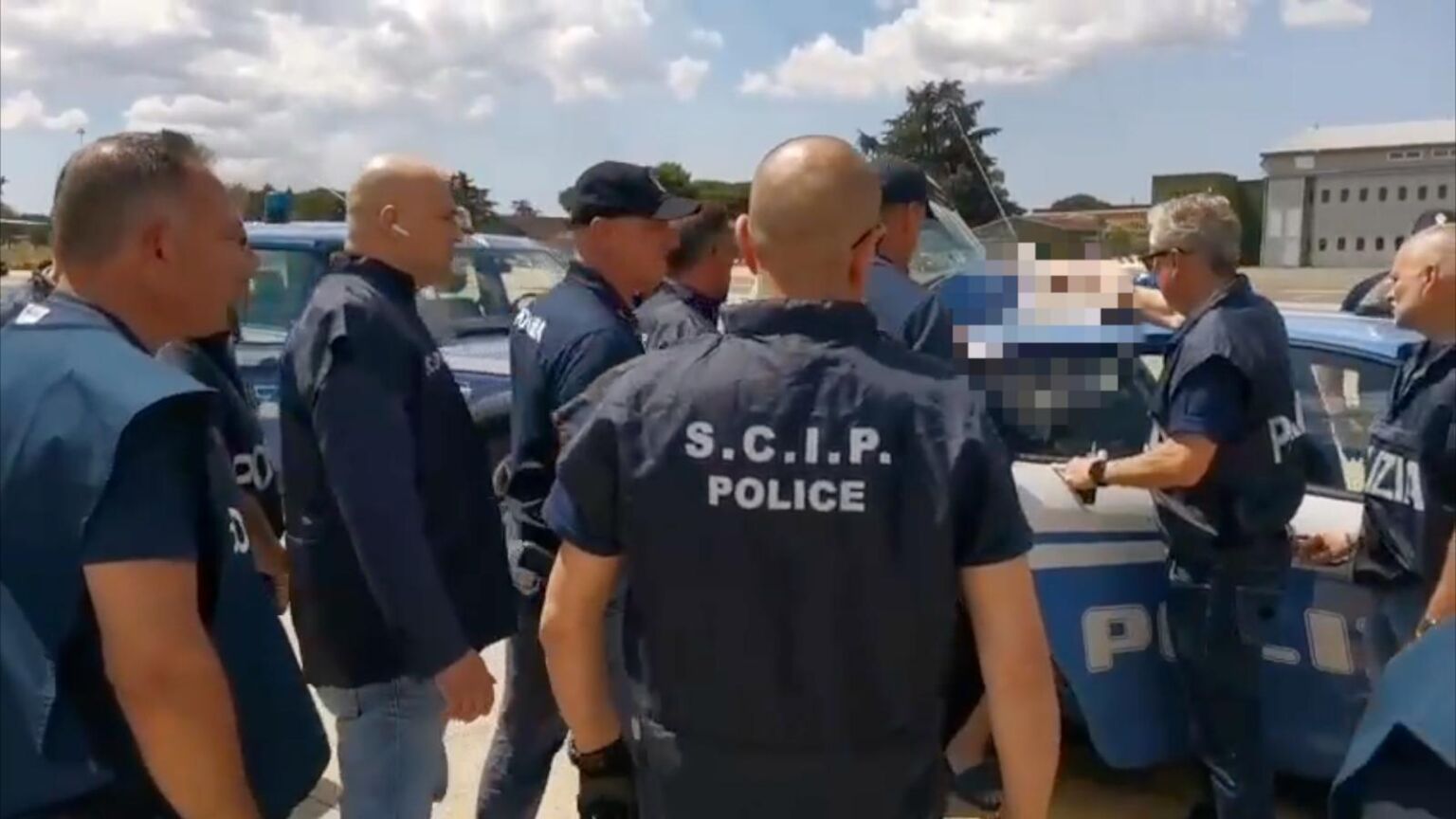 L-Amerikan akkużat bil-qtil tas-sieħba tiegħu u binthom jinsab miżmum f ...