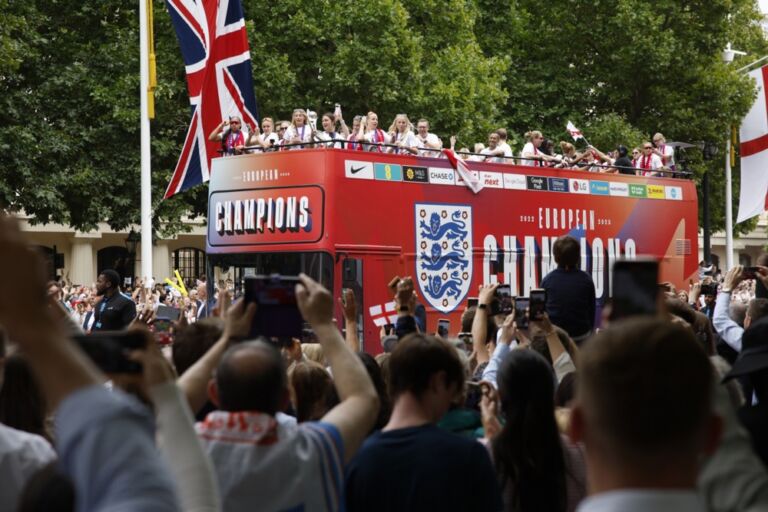 England Women's team celebrate winning with open-top bus parade - NETnews