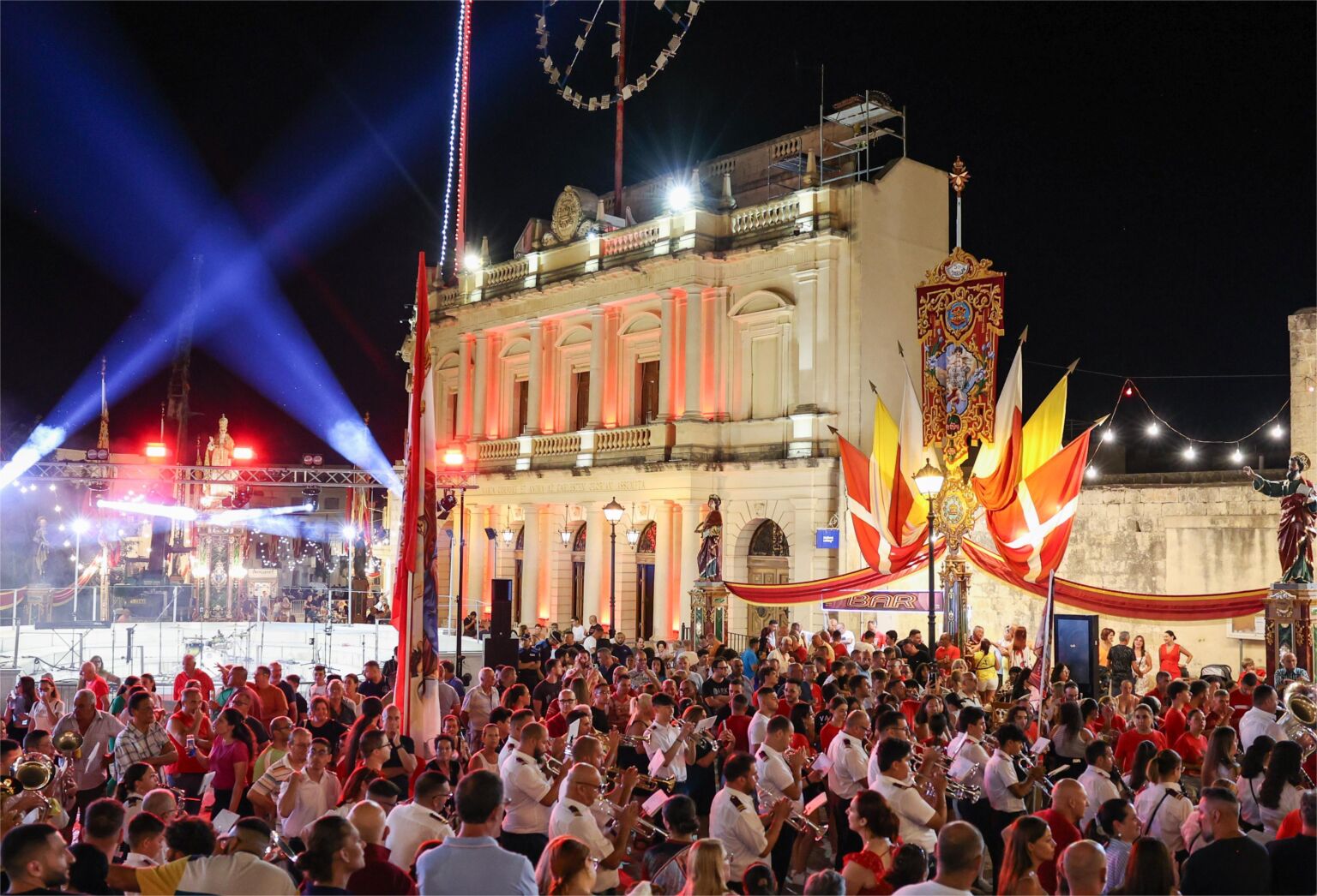 Spetaklu uniku fil-Qrendi waqt il-marċ tat-Tielet Tridu fil-Festa Santa ...